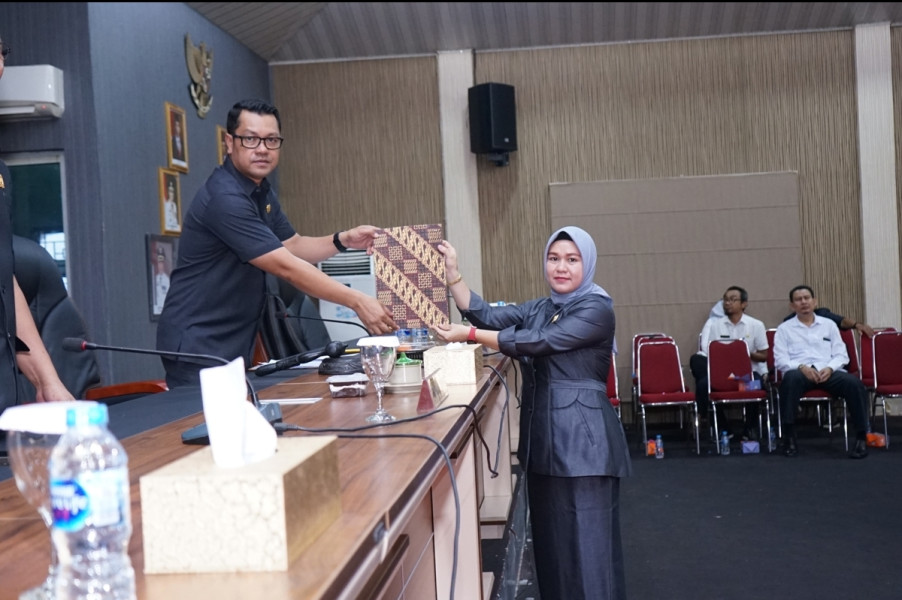 DPRD Meranti Gelar Paripurna Penyampaian Pandum Fraksi Terhadap Ranperda APBD-P 2023