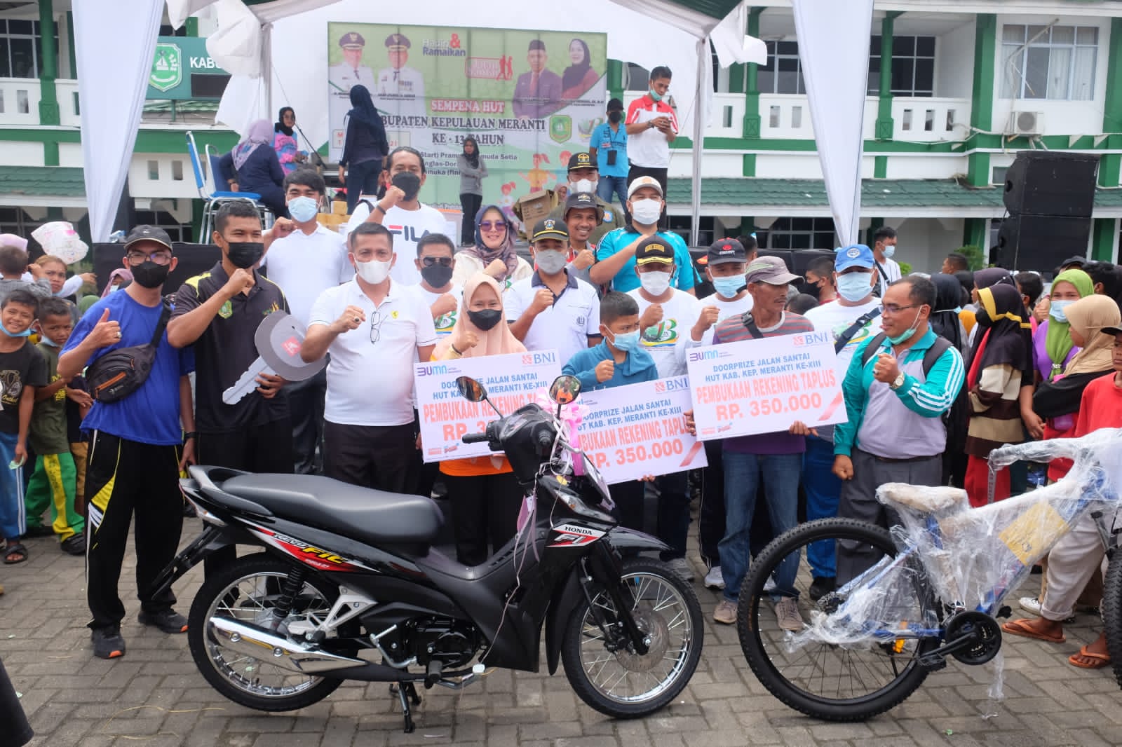 Ribuan Masyarakat Ramaikan Jalan Santai Berhadiah Sempena HUT ke-13 Meranti