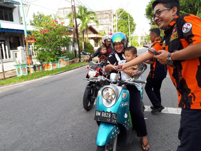 Sapma PP Bengkalis Bagikan 1000 Tasbih Kepada Masyarakat