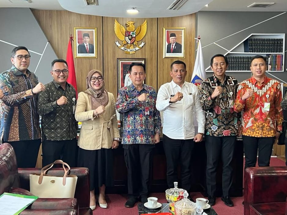 Bicarakan DAU dan DBH, Bupati Adil Temui Dirjen Bina Keuda Kemendagri